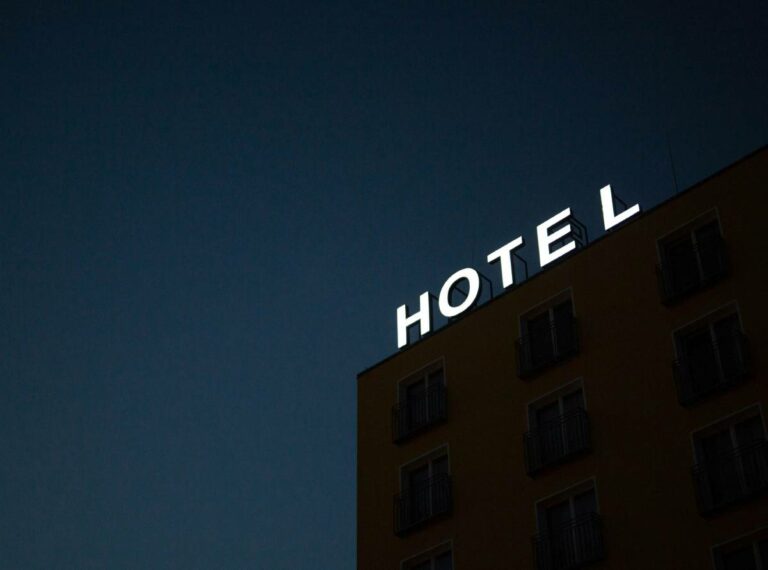 Maximizing Hotel Bookings and ROAS through AD cube